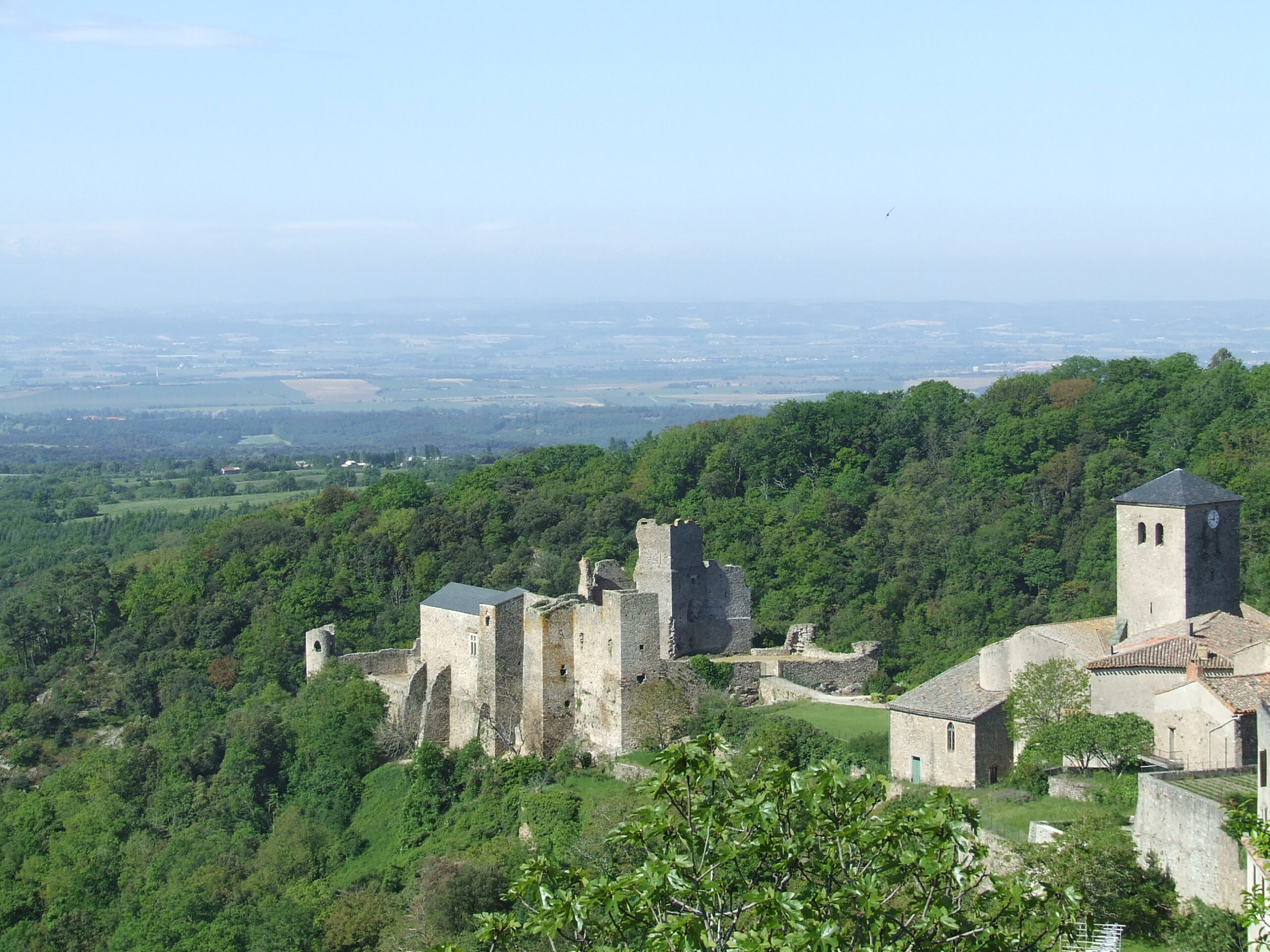 ENTRE CHÂTEAU ET RIGOLE - Tourisme en Montagne Noire